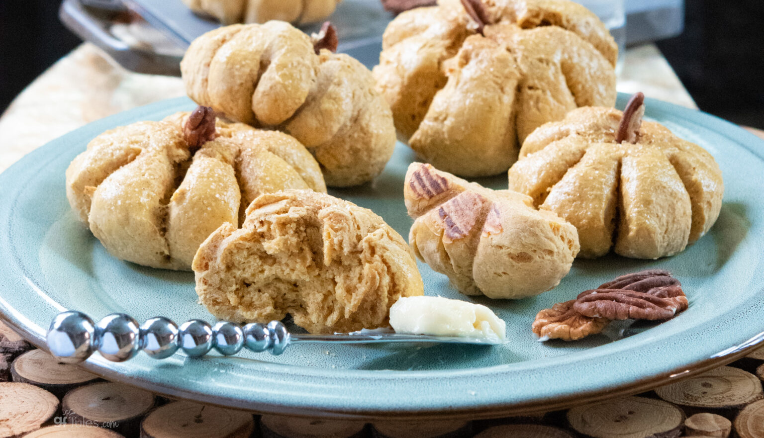 Gluten Free Pumpkin Shaped Dinner Rolls - Gluten free recipes - gfJules ...