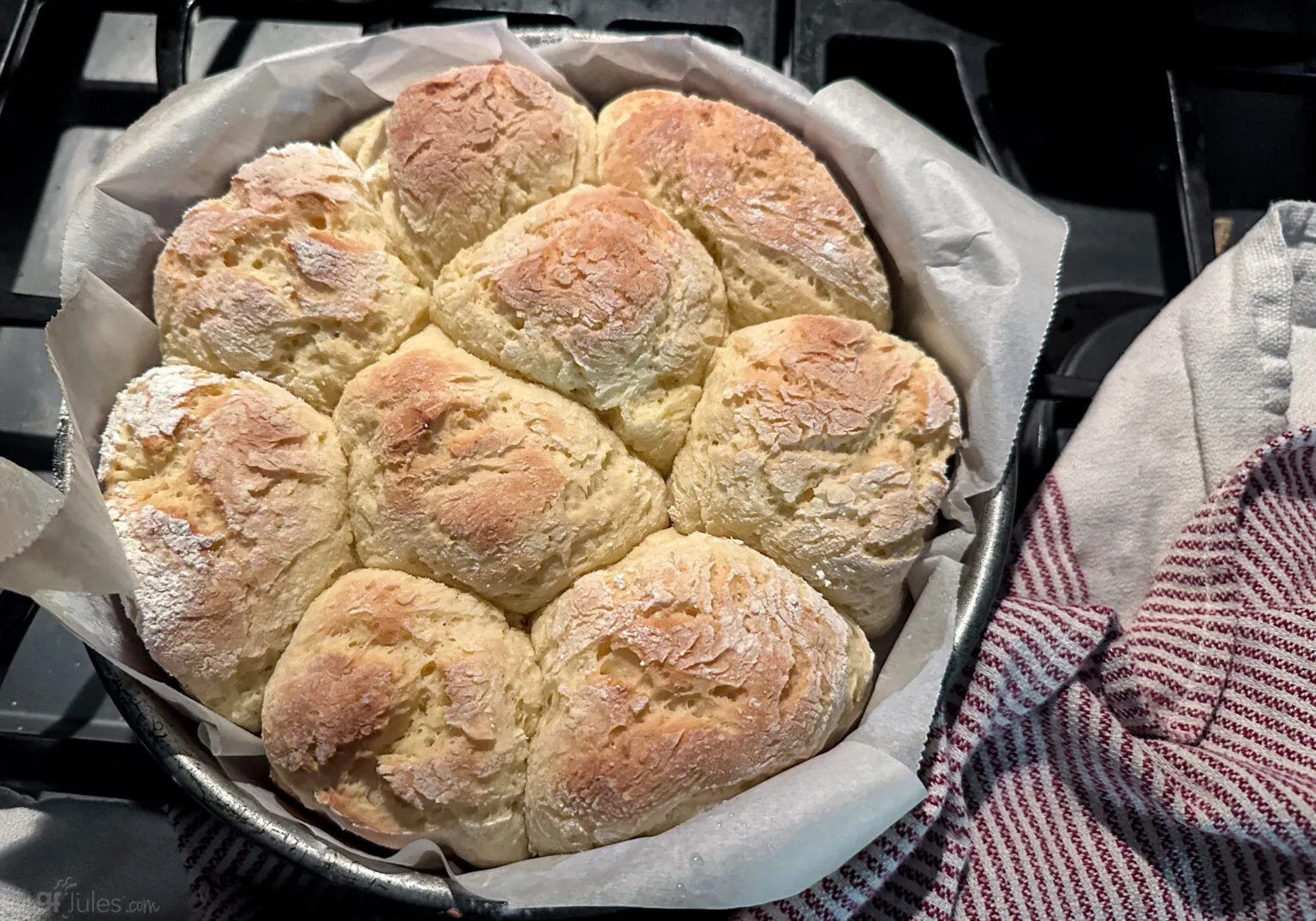 Gluten Free Pull Apart Dinner Rolls: pillowy soft bread |gfJules